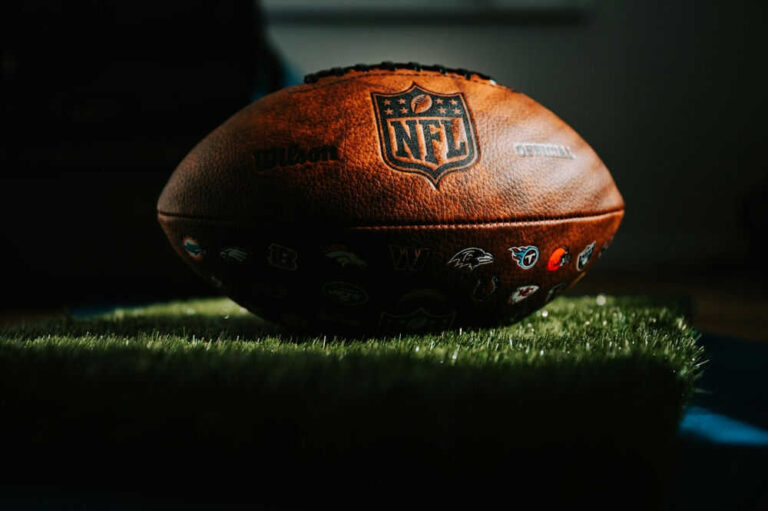 44-Year-Old QB’s Comeback Defies NFL Norms | Right Wing Journal